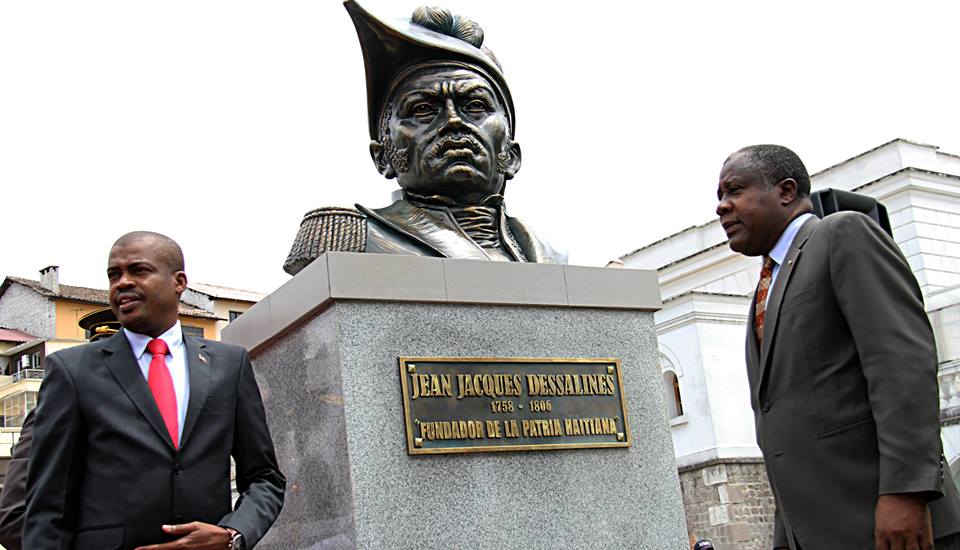 Equateur : Des statues de Dessalines et Pétion sur une place publique ...