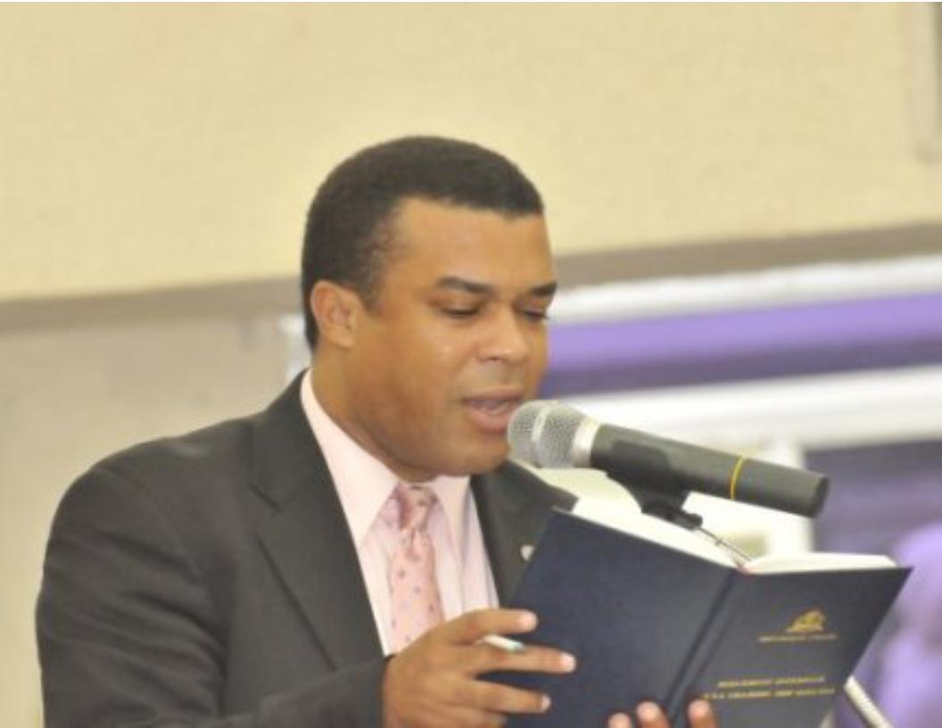 Le sénateur Steven Benoit s`inscrit pour les présidentielles! - Rezo Nòdwès