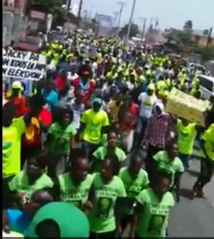 Manif : Vérité exige la réintégration de Jacky Lumarque - Rezo Nòdwès