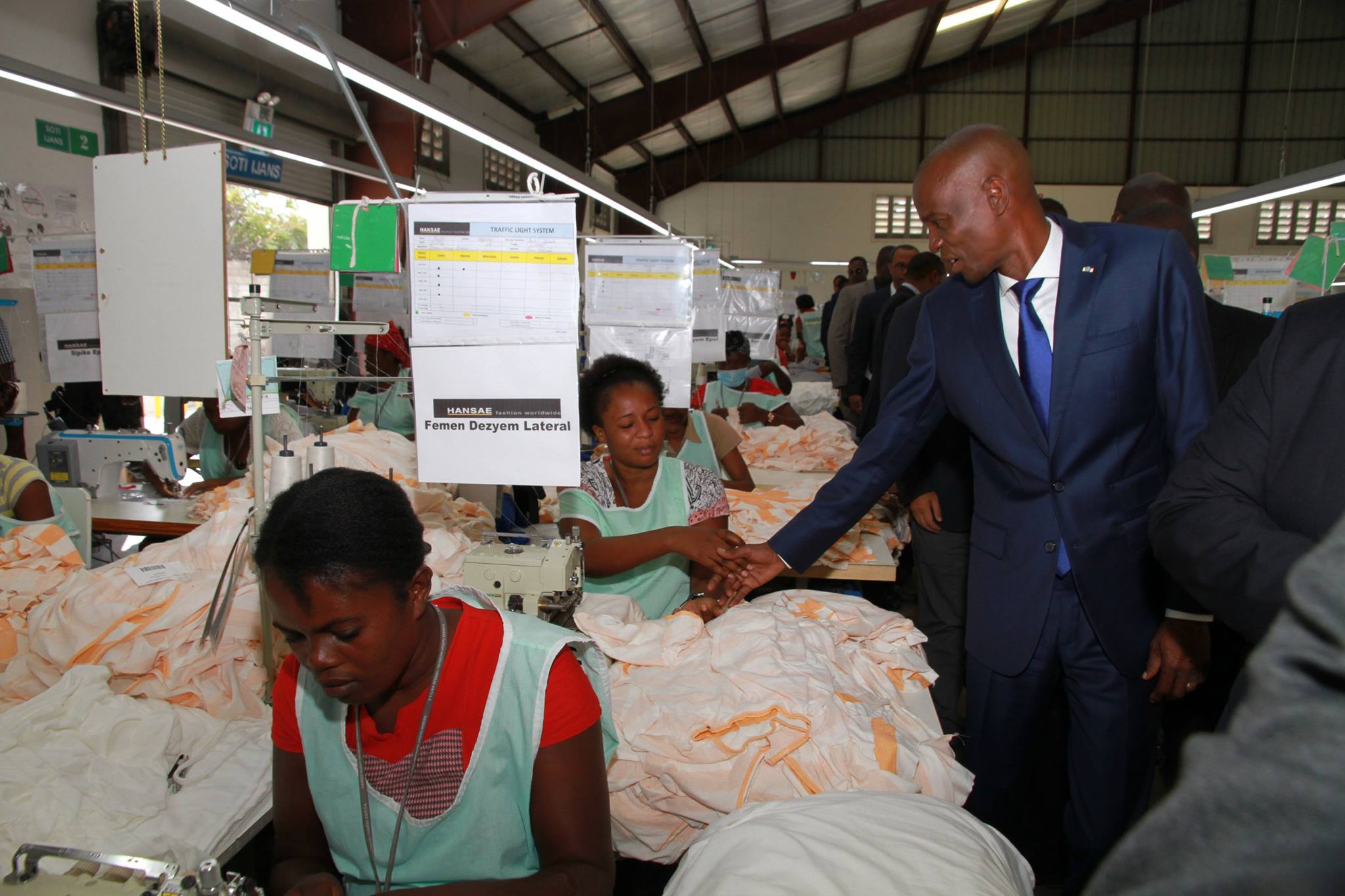 Jovenel Moise visite la Société Nationale des Parcs Industriels (SONAPI ...