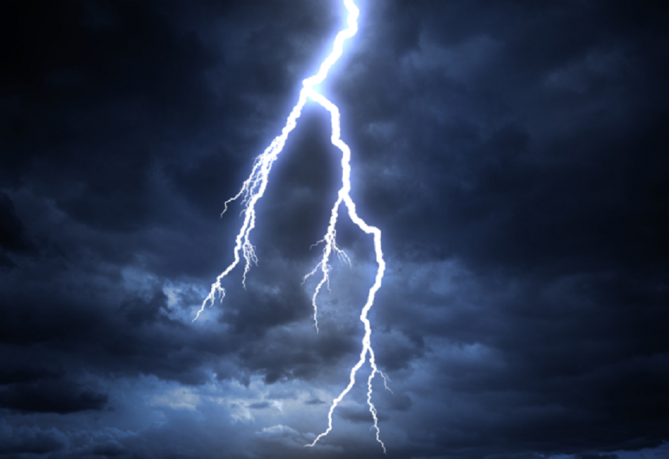 Canada : Deux personnes frappées par la foudre lors d’un violent orage ...