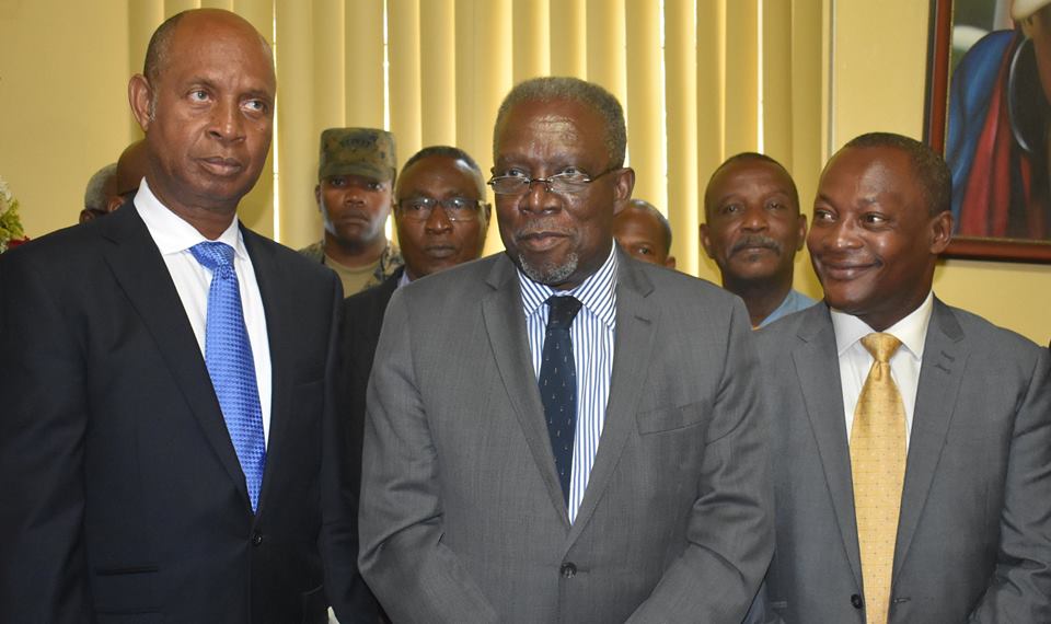 Haiti-Armée: Interpellation du ministre de la Défense au Parlement pour ...