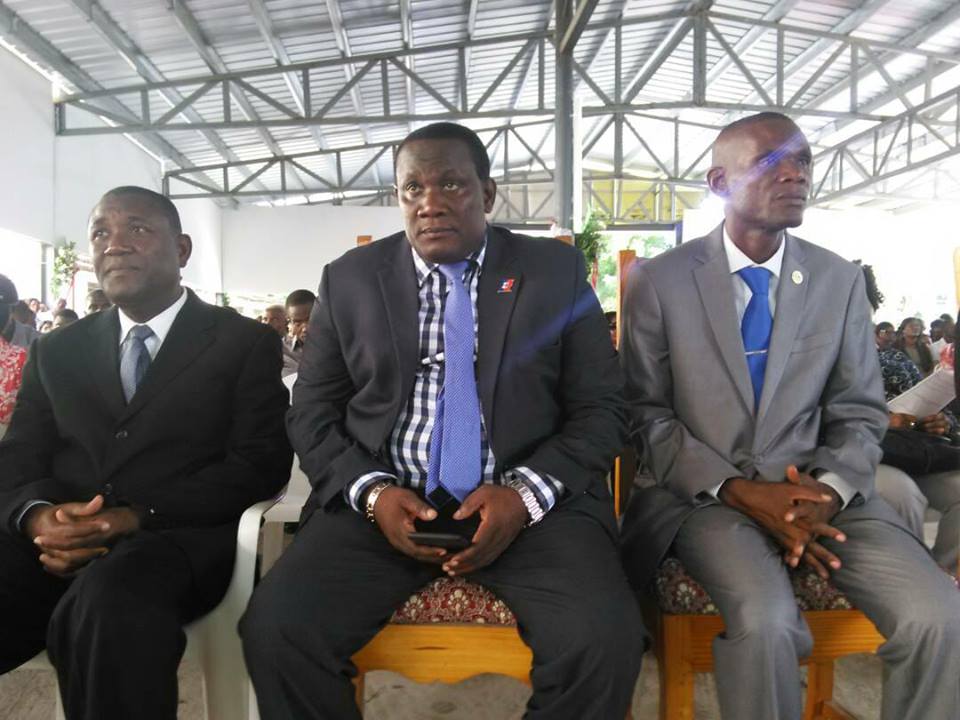 Rony Colin renvoie tous les employés de la mairie de Croix des Bouquets ...