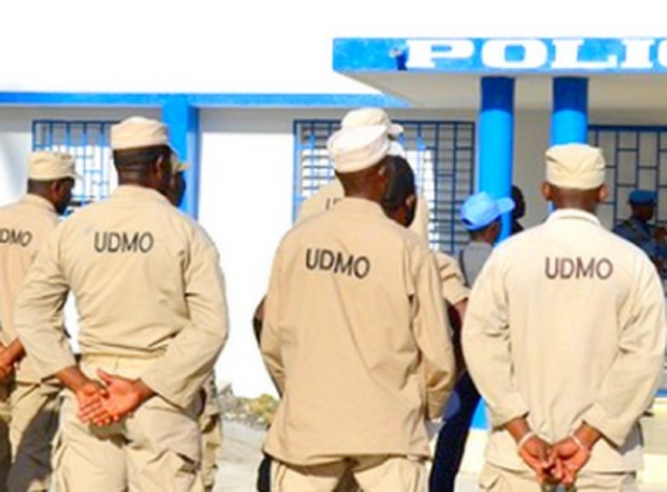 Affrontements meurtriers à Laboule entre des agents de la PNH et le ...