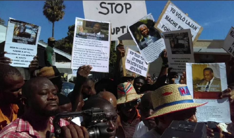 Un peuple petronaïf et un état petrocaribevore! par Wadson Désir - Rezo ...