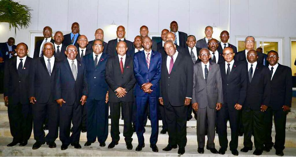 Jovenel Moise se réunit avec les vénérables francs maçons de la Loge ...