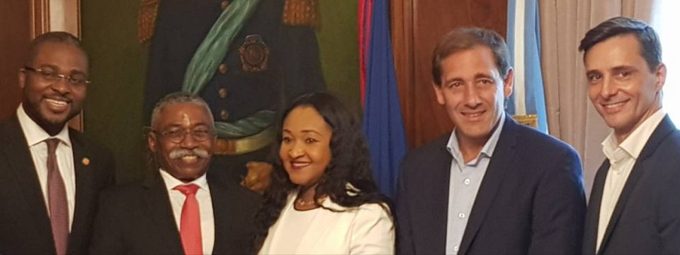 Tabarre et la ville de La Plata, en Argentine, signent un accord de ...