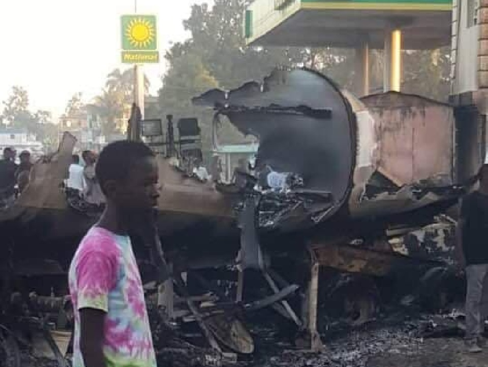 Adversaires et partisans d’un député mettent la ville de Limbé à feu et ...