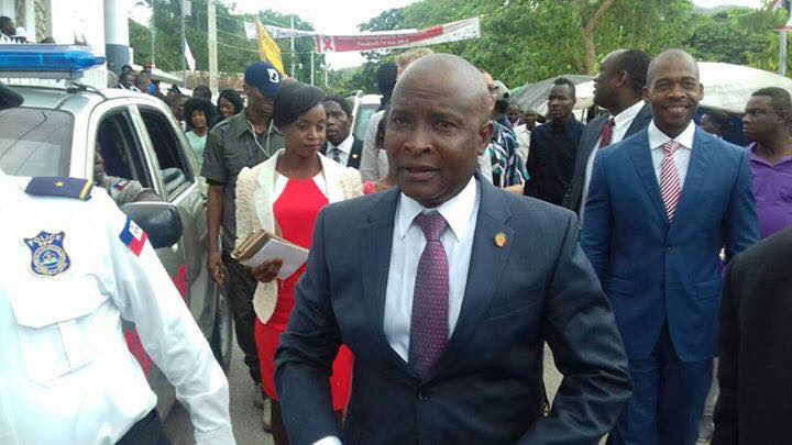 Un évadé de prison arrêté en pleine réunion du parti ASE de Cholzer ...