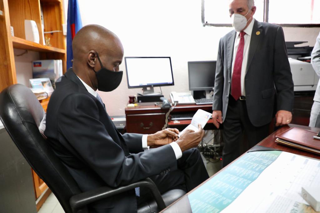 Haïti : Jovenel Moïse fait exploser les prix des passeports et tente d ...