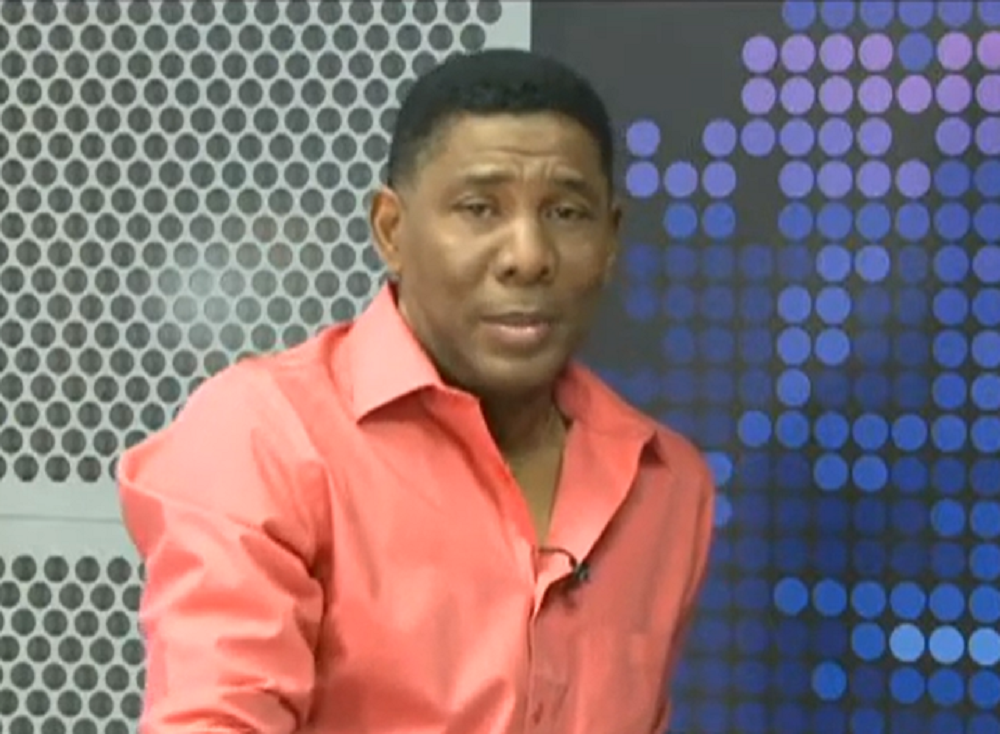 Smoye Noisy : le livre “Média et Développement Local” du Dr. Bobb ...