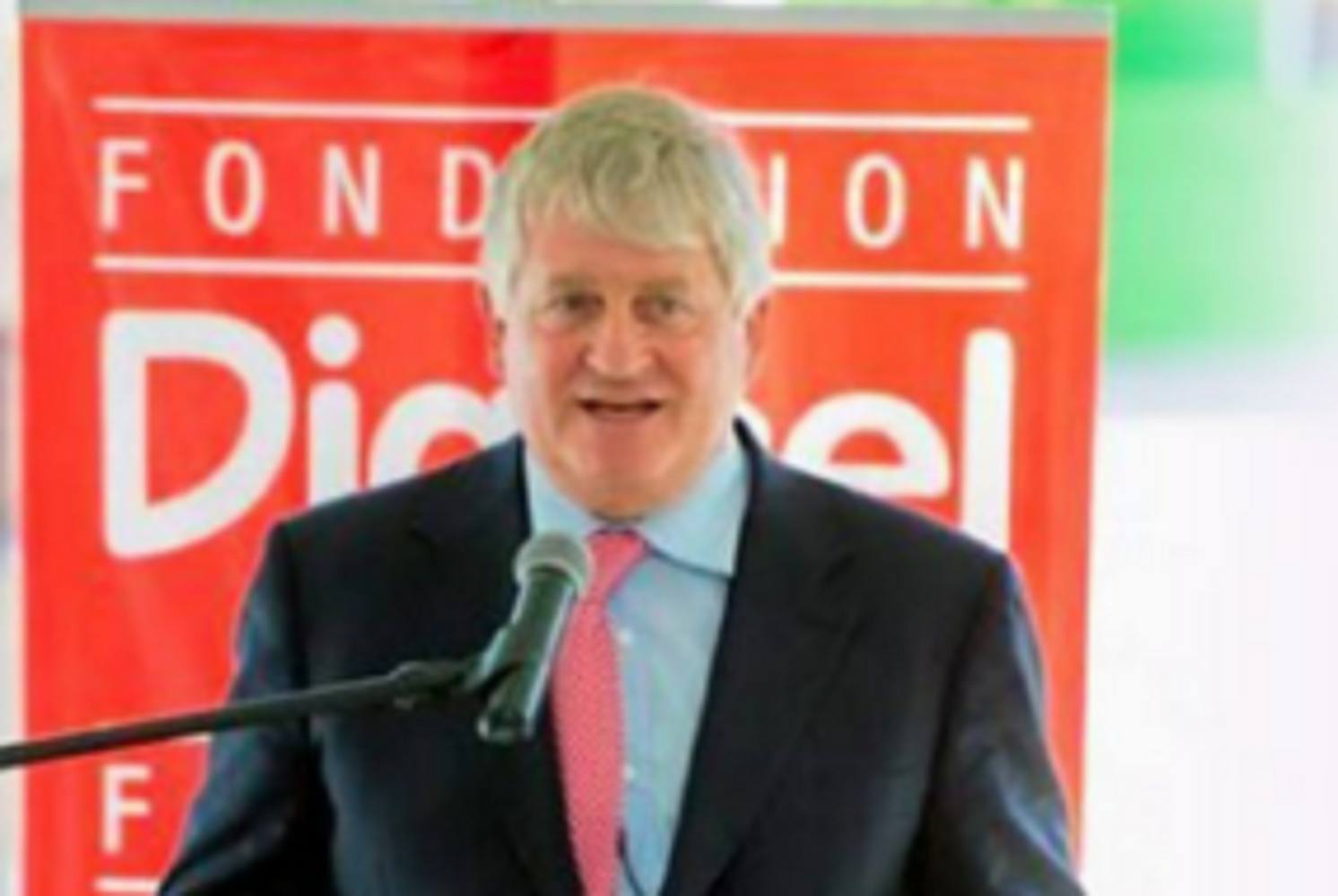 Denis O’Brien, l’homme qui a fait fortune en endettant la Digicel, ajoute plus de 370 noms à une ...