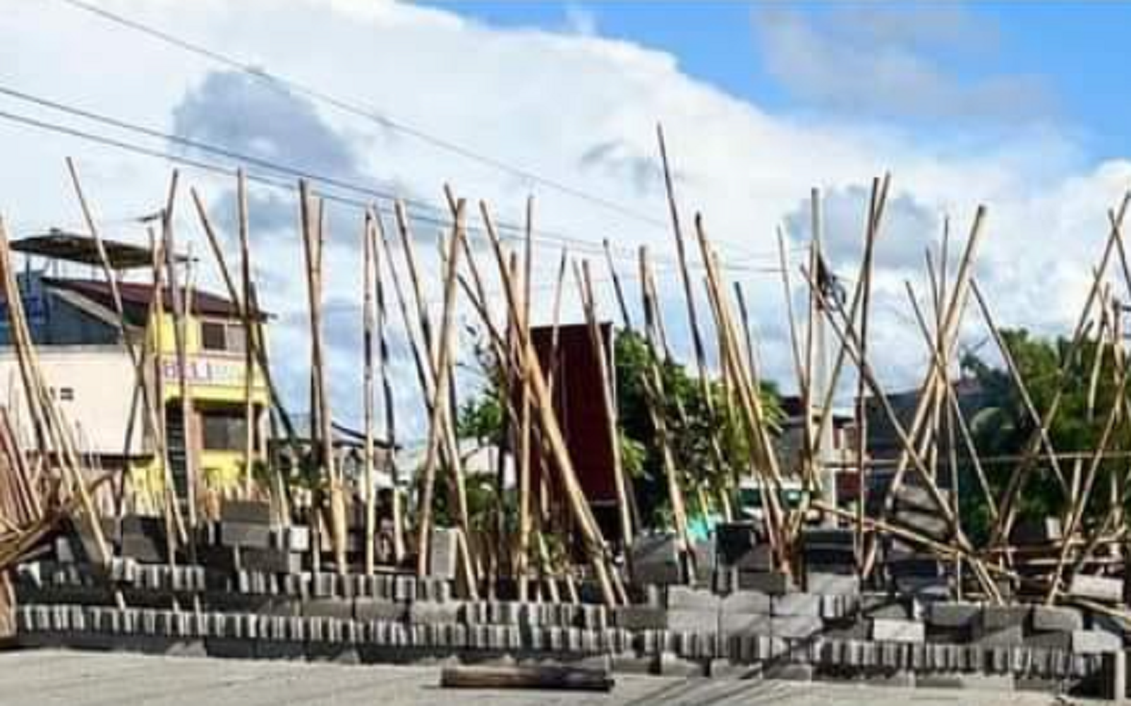 »Barikad yo ap rete byen wo » : les manifestants accusent Ariel Henry ...