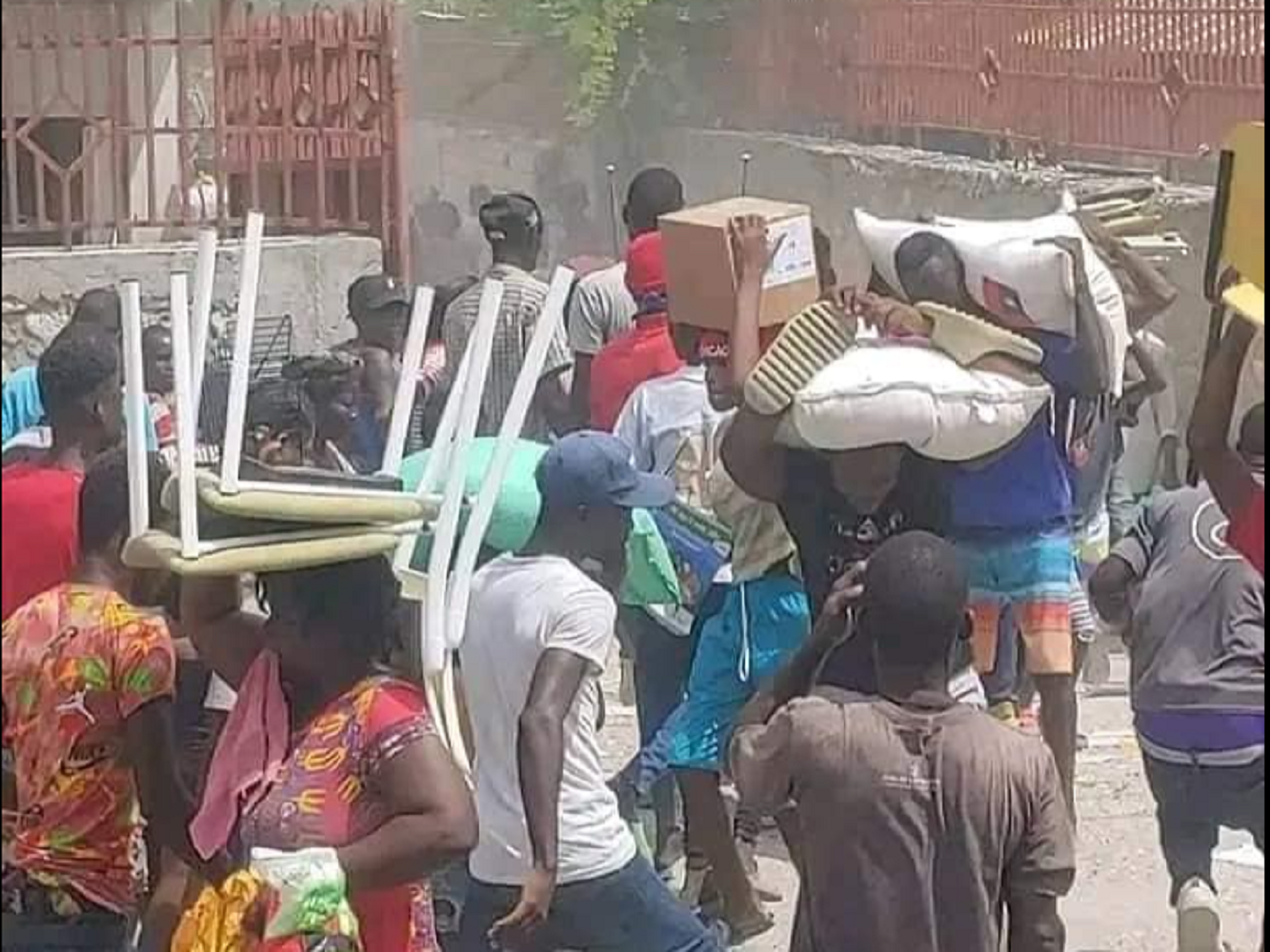 Gonaives – Émeutes | La série de dechoukay se poursuit : des ...