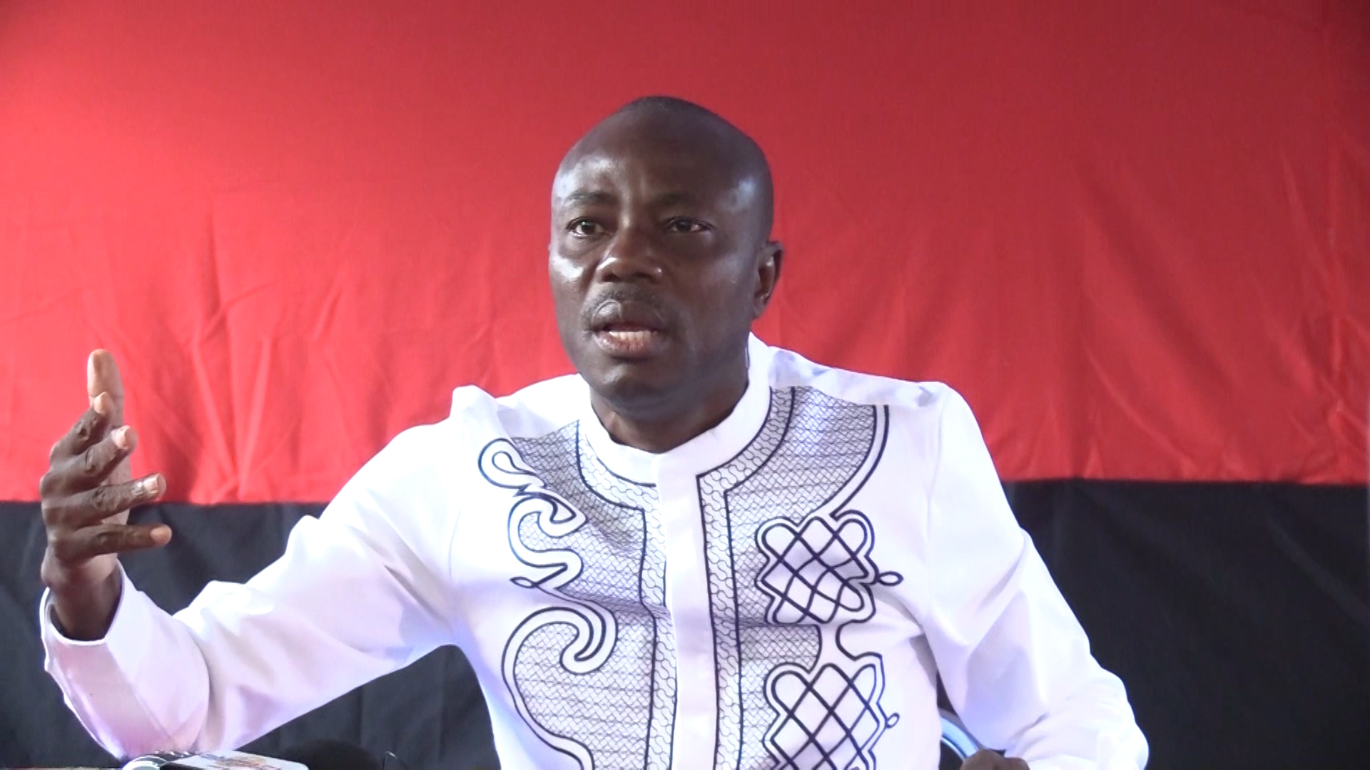 Transition : Moïse Jean-Charles révoque deux des neuf membres de son ...