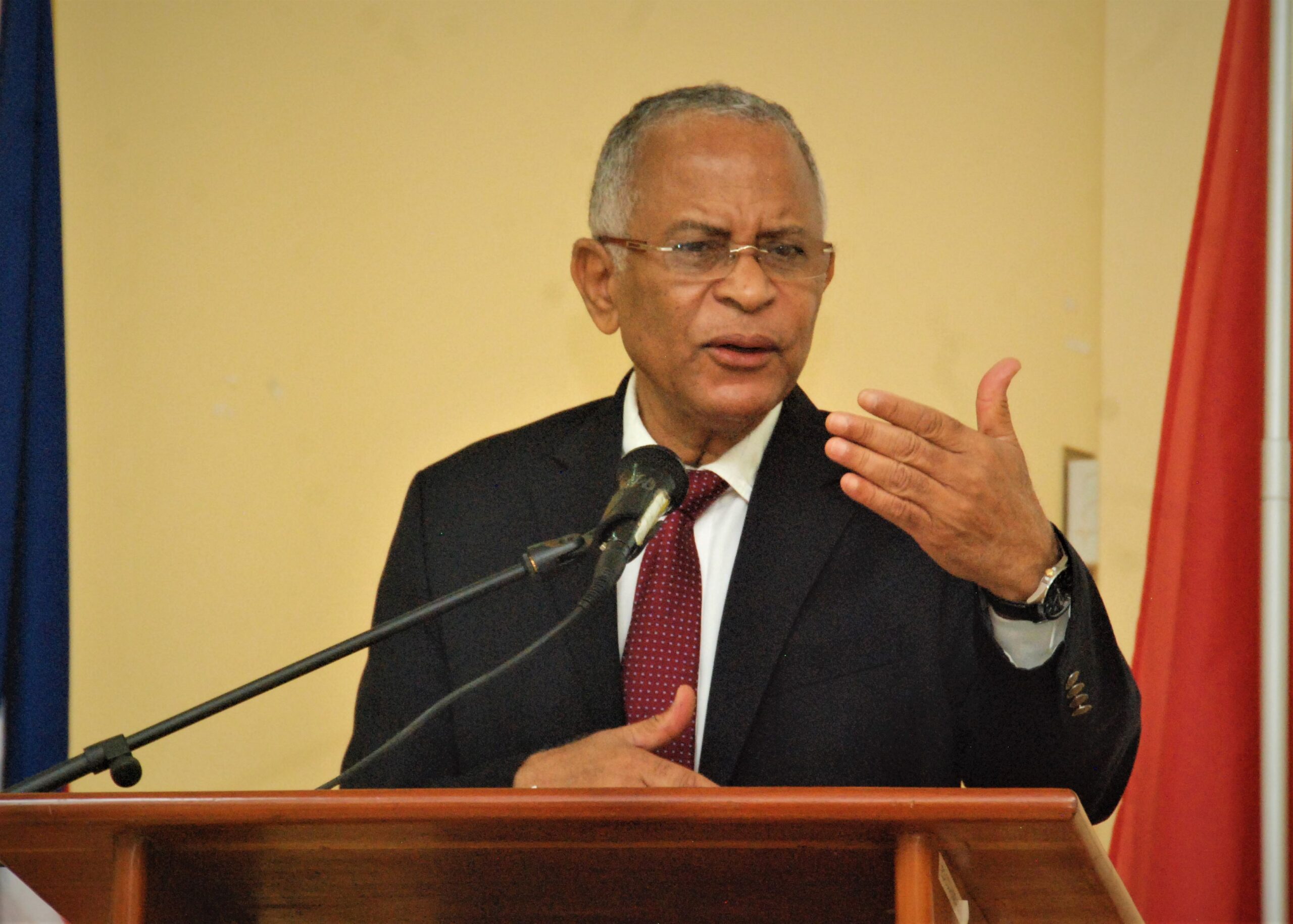 Vidéo – Prof. Lumarque : Haïti face à des voleurs de grand chemin, pas ...