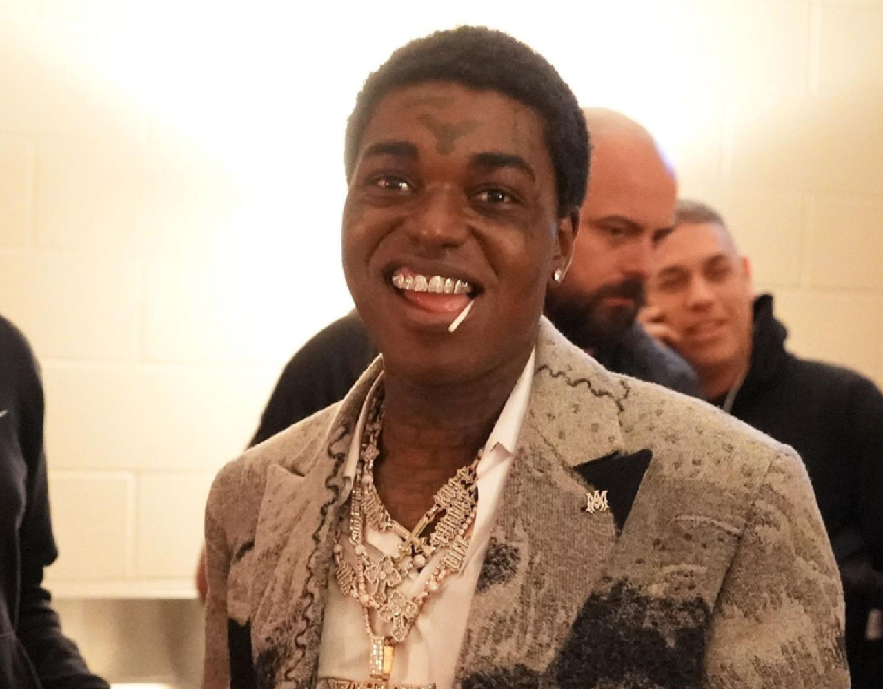 Le fameux rappeur Kodak Black reçoit de nouvelles chaussures ...