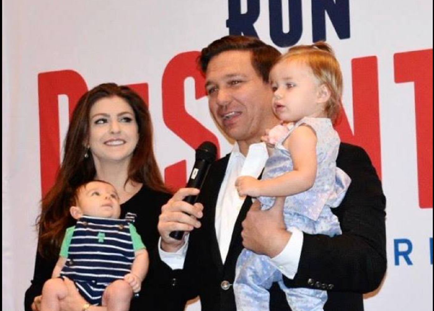 Le gouverneur de Floride, Ron DeSantis interdit l’enseignement d’un ...