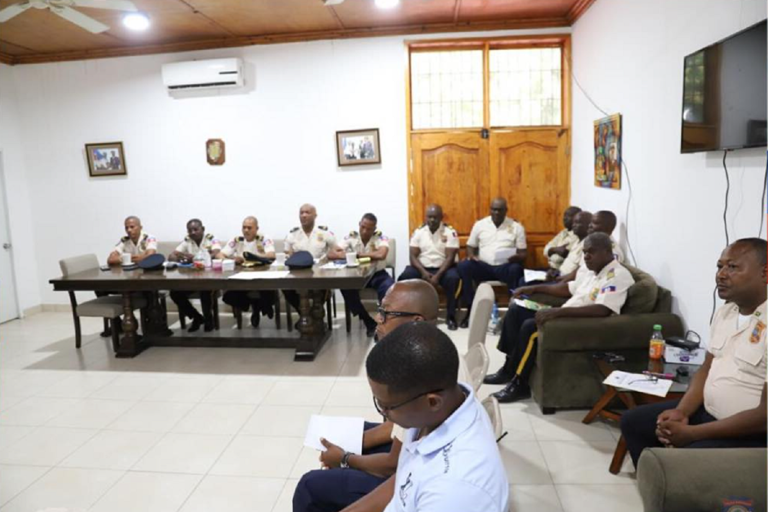 PNH | DDO-II : Le Commissaire Cétoute Clervens motive ses troupes ...