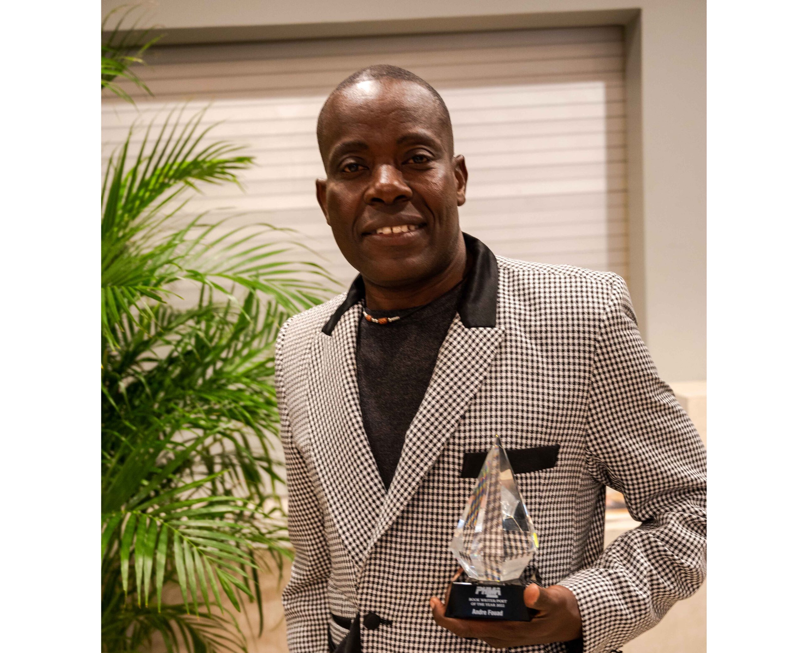 André Fouad reçoit le prix Mango Fransik - Rezo Nòdwès