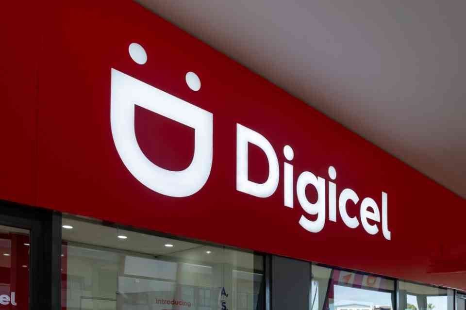 Le câble à fibre sous-marin « Deep Blue One » de Digicel est mis en ...