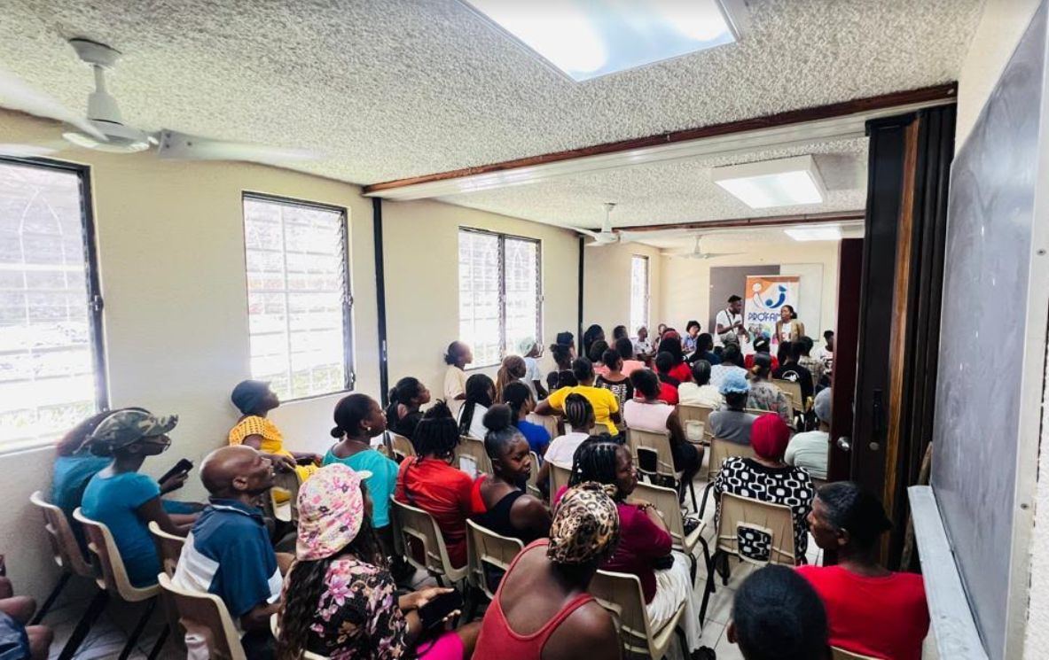 Clinique mobile : la Plateforme communication des femmes et la Profamil ...