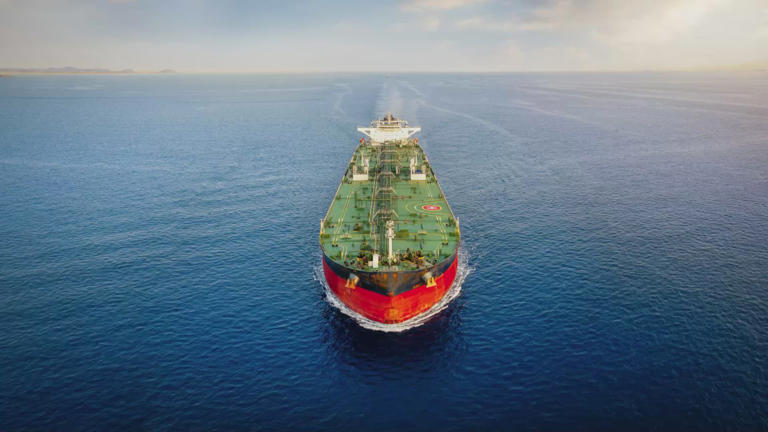 Un des navires transportant du pétrole russe dans l’Atlantique arrive ...